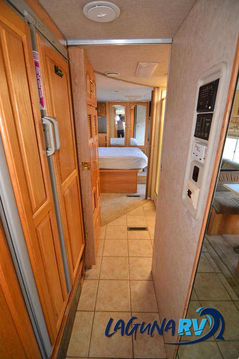 2001 Damon Escaper 3979 - Laguna RV