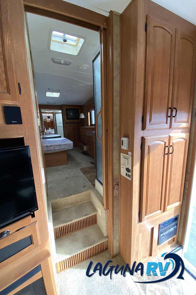 2008 Keystone RV Montana 3000RK - Laguna RV
