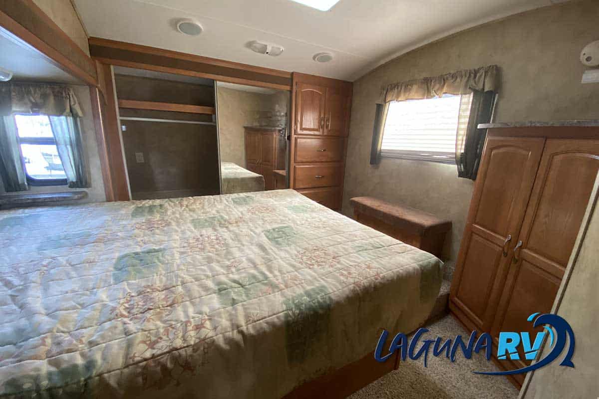 2009 Keystone RV Cougar 318SAB - Laguna RV