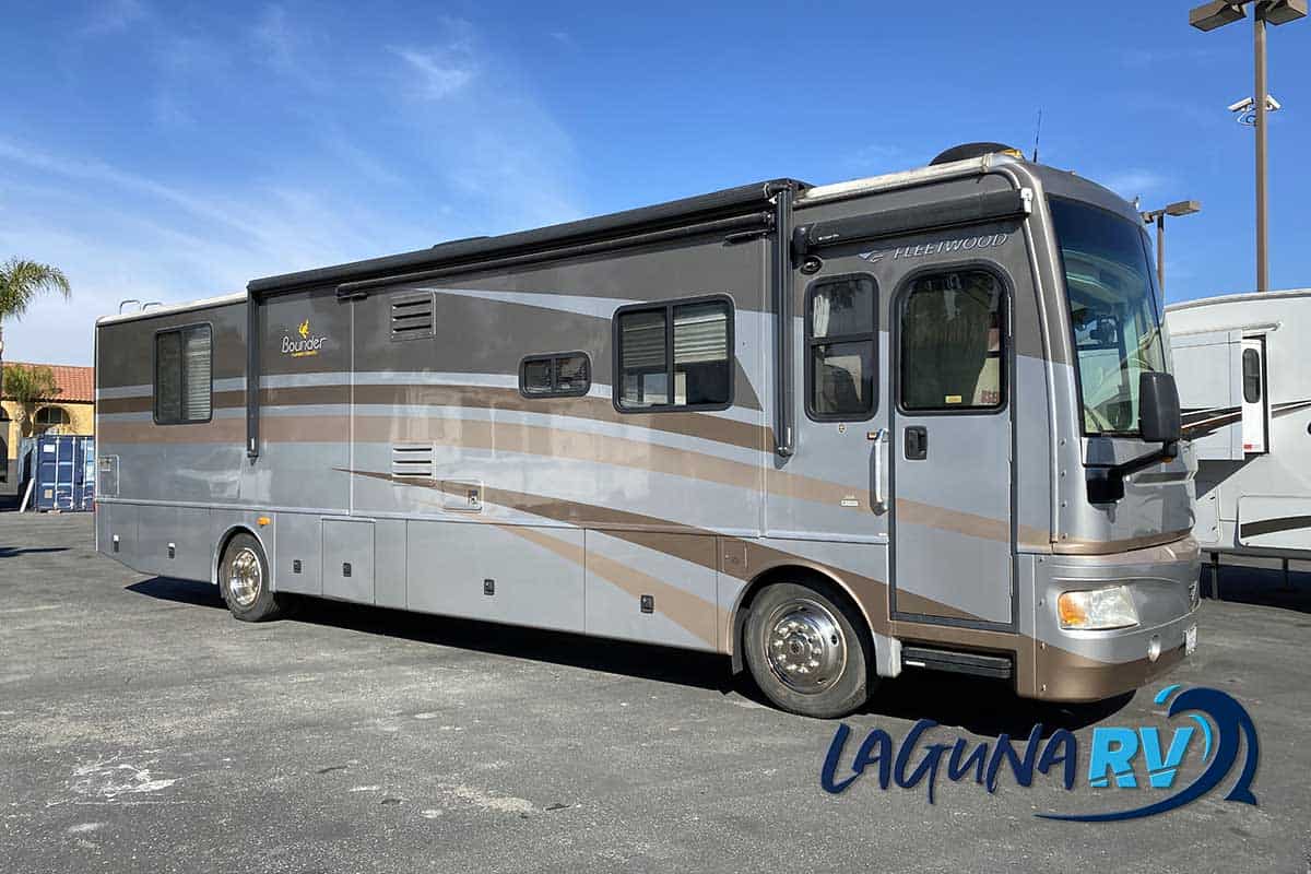 2006 Fleetwood Bounder 38N - Laguna RV