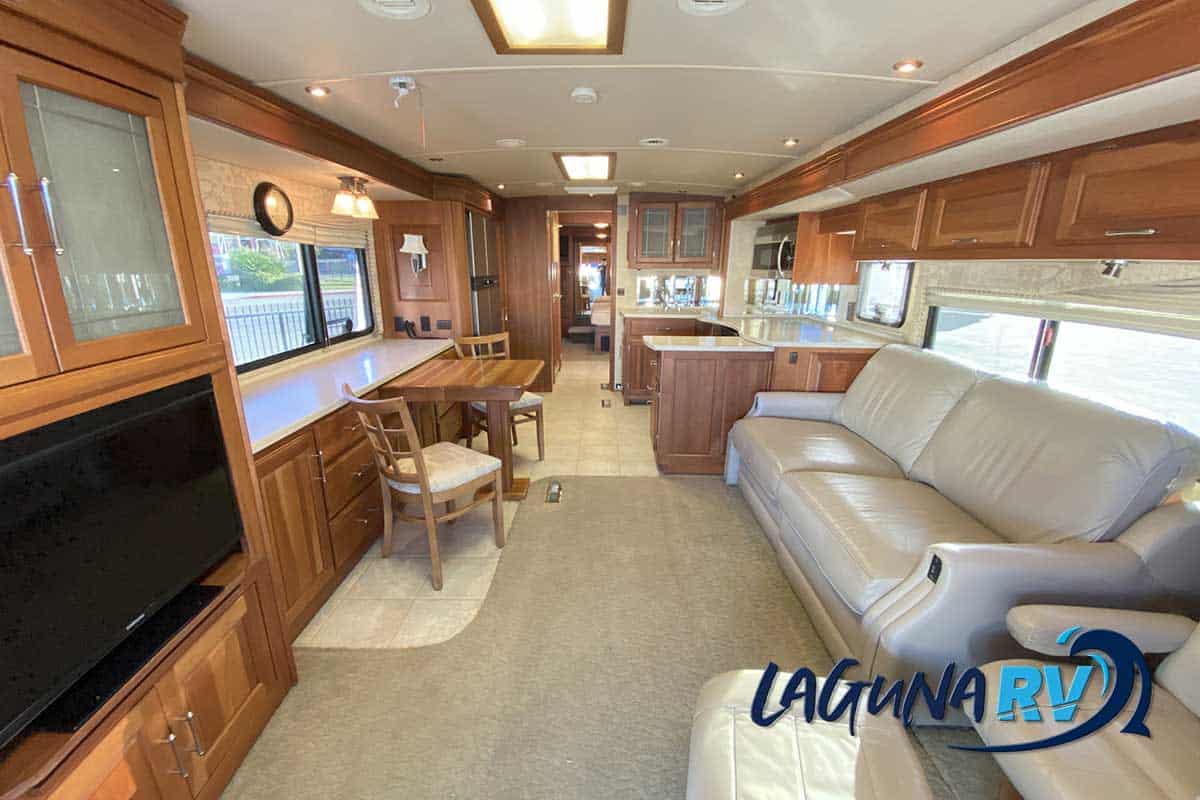 2005 Winnebago Vectra 40AD - Laguna RV