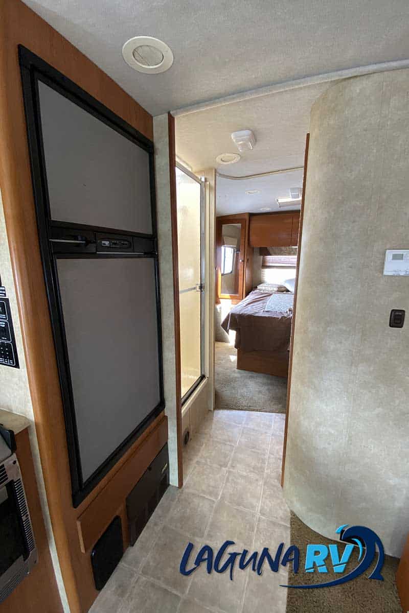 2008 Winnebago Outlook 31C - Laguna RV