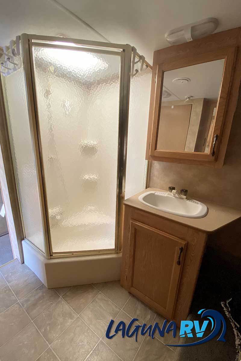 2005 Keystone RV Laredo 29GR - Laguna RV