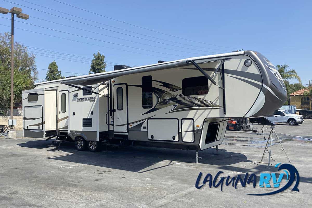 2014 Keystone Montana 5th wheel for sale | Laguna RV in Colton CA