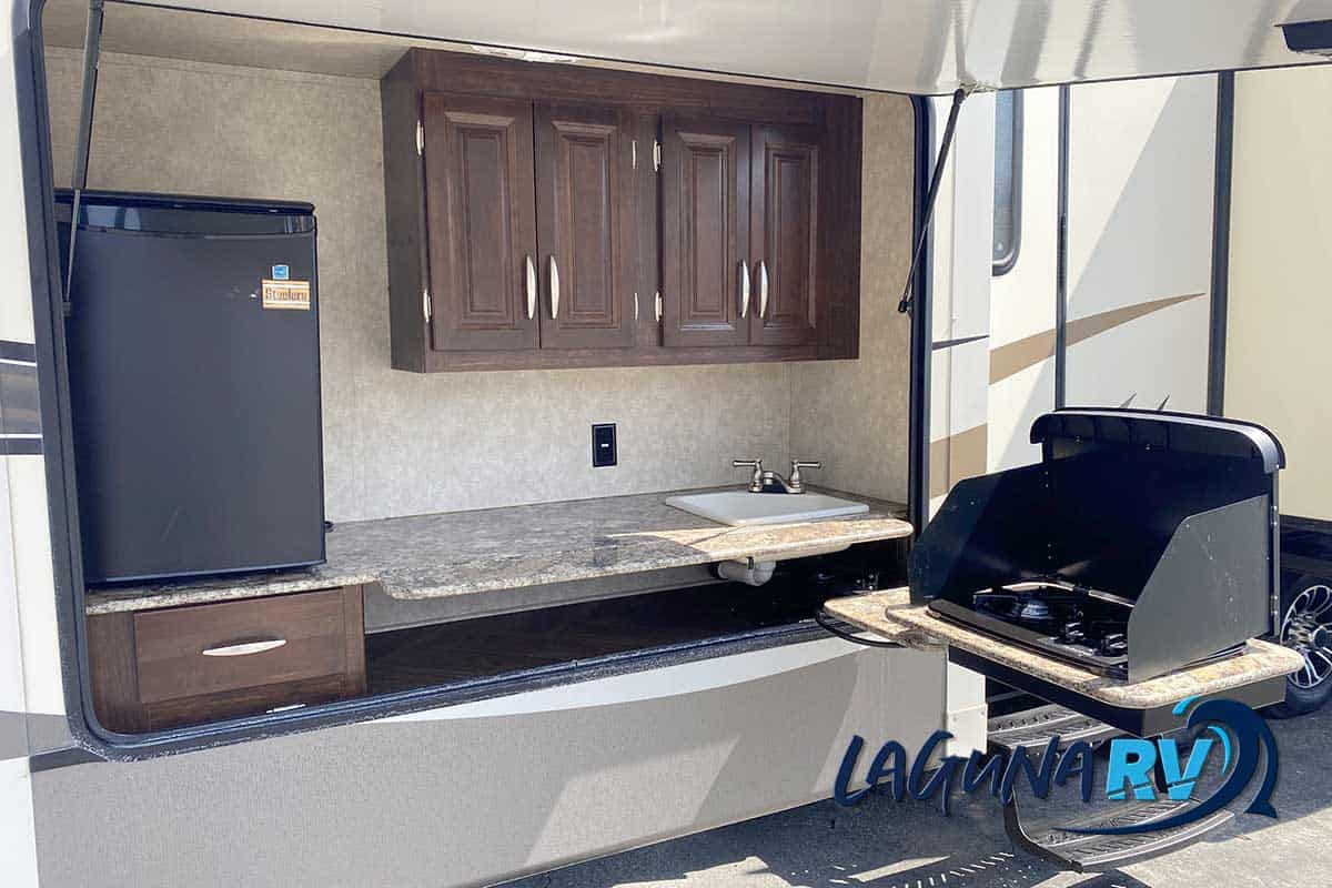 2014 Keystone Montana 5th wheel for sale | Laguna RV in Colton CA