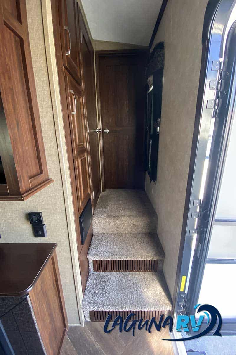 2014 Keystone Montana 5th wheel for sale | Laguna RV in Colton CA