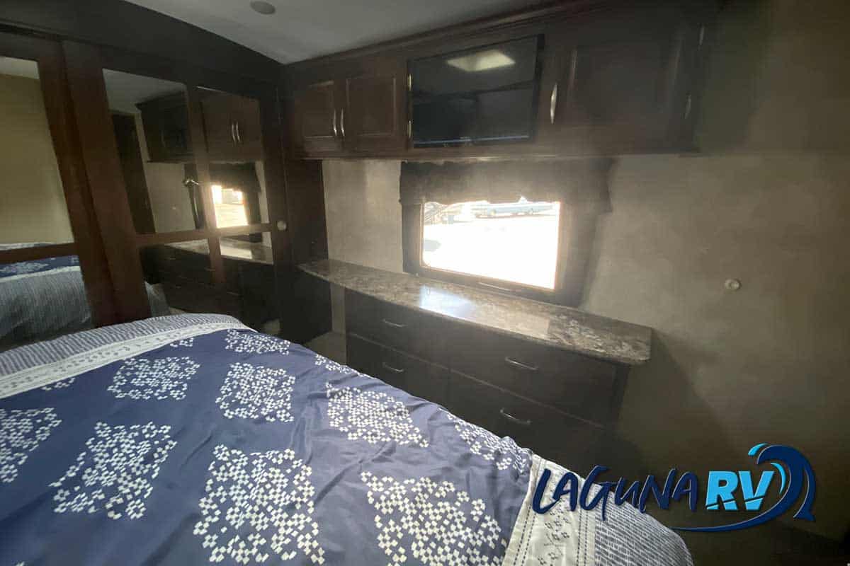 2014 Keystone Montana 5th wheel for sale | Laguna RV in Colton CA