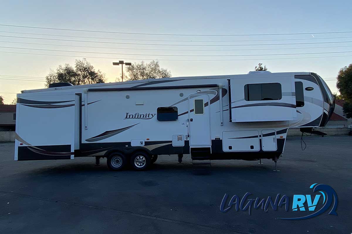 2012 Dutchmen Infinity 5th wheel for sale | Laguna RV in Colton CA