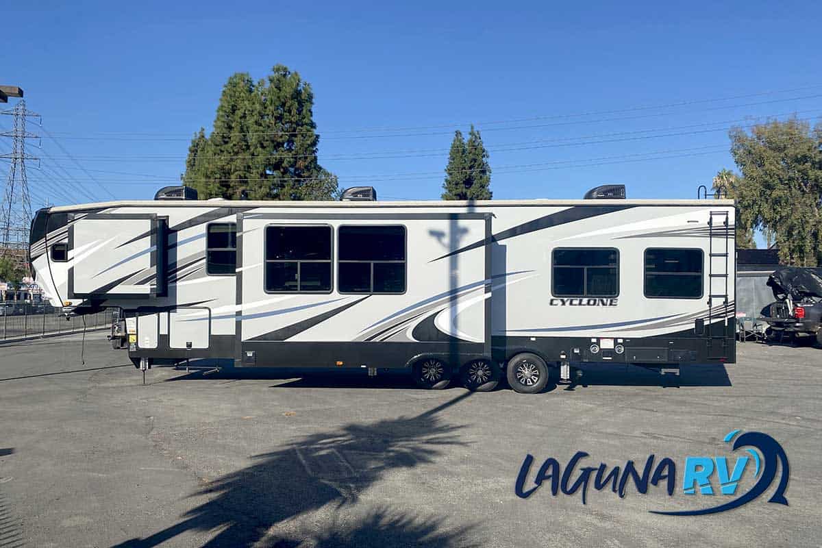 2020 Heartland Cyclone toy hauler for sale | Laguna RV dealer in Colton CA