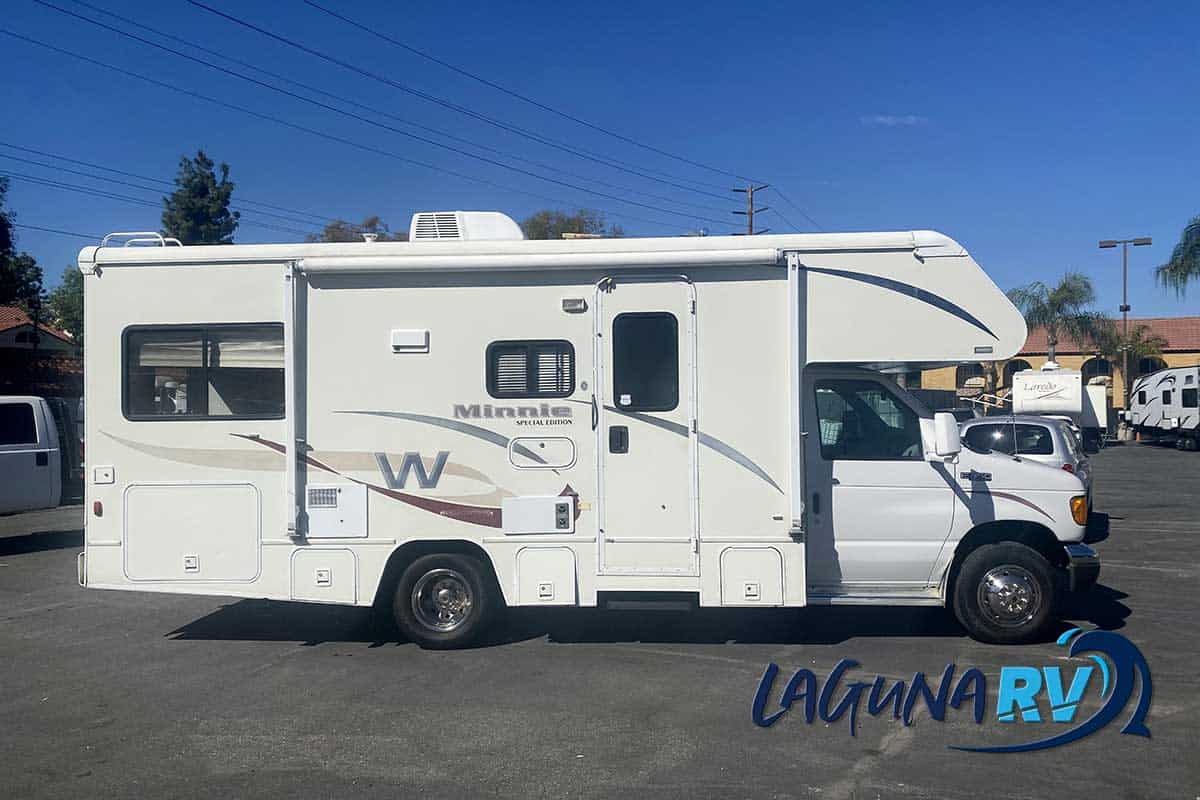 2005 Winnebago Minnie Class C RV for sale | Laguna RV in Colton CA