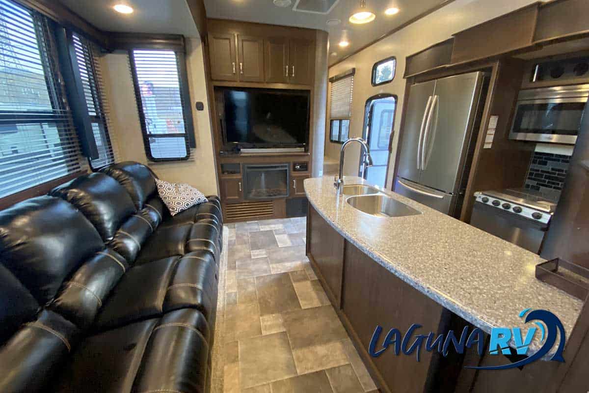 2015 Keystone Fuzion toy hauler for sale | Laguna RV in Colton CA