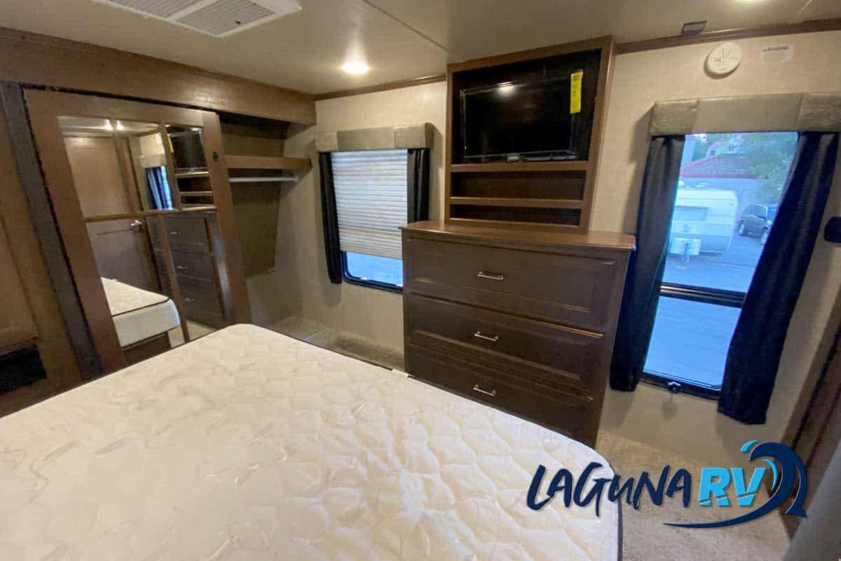 2015 Keystone Fuzion toy hauler for sale | Laguna RV in Colton CA
