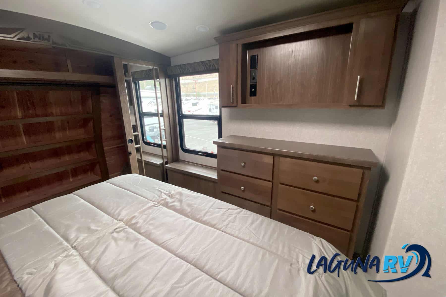 2023 Northwood Arctic Fox 5th wheel for sale | Laguna RV in Colton CA