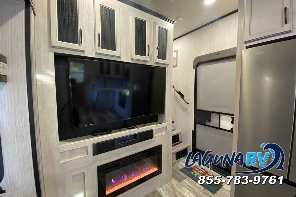 2022 Forest River Sierra 5th wheel for sale | Laguna RV in Colton CA