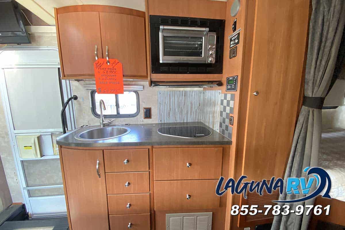 2011 Itasca Navion 24J - Laguna RV